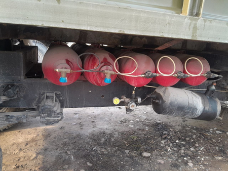 Gaz 53 sotiladi.
