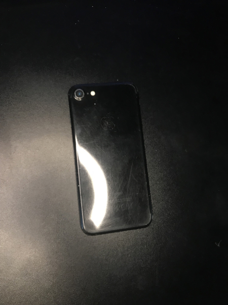 Iphone 7 sotiladi