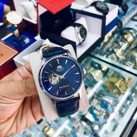 Часы механические Orient с кожаным ремешком