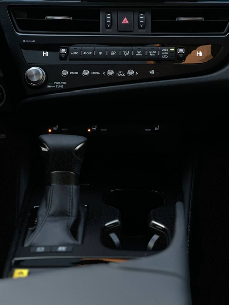 Lexus ES300 Hybrid аренда.  с. выкуп