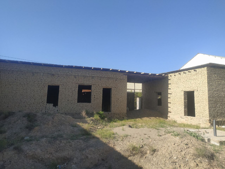 Hovli sotiladi 6 sotih