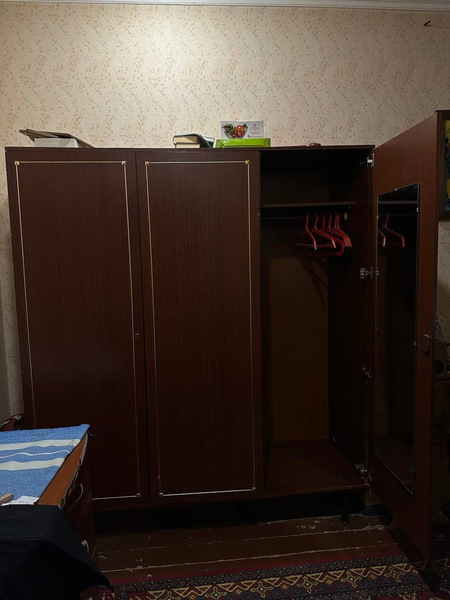 Шкаф б/у в нормальном/рабочем состоянии