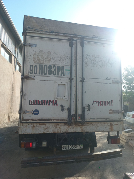 Isuzu 10 tonnalik 2014 yil