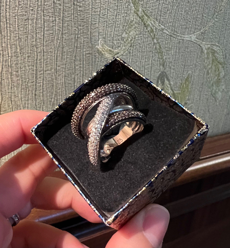 Продам серебряное кольцо