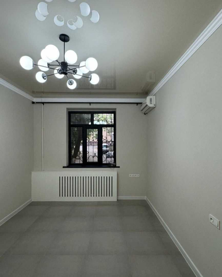 Сдается Офисное помещение 195 м² на Яккасарайском районе (J2667)