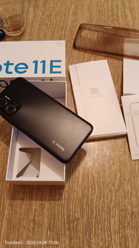 Продам телефон свой привoзил с Дубая Redmi Note 11 E
