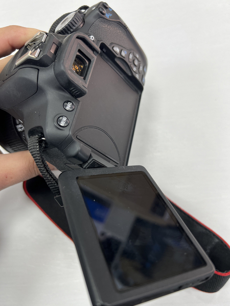 Canon eos 600D 18-55 ideall holatda kafolat 3 oy do’kondan