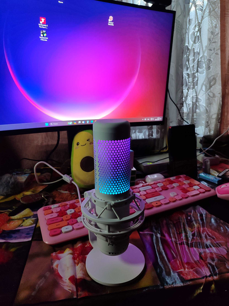 Продаётся микрофон Hyper X Quadcast S white edition