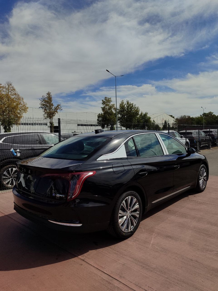 Hongqi e-qm5 500km full с гарантией