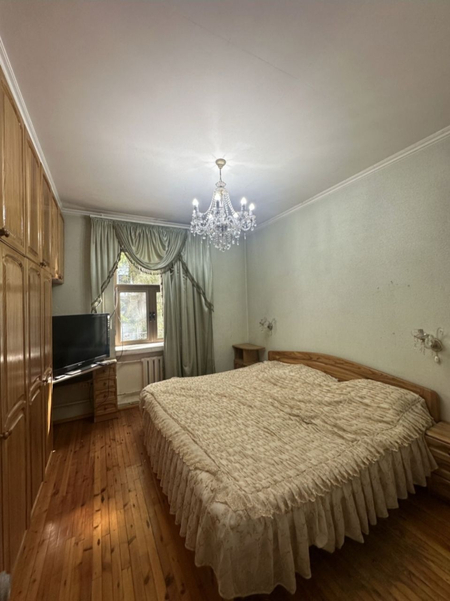 Яккасарай Высокопотолочка  2комн. квартира  на 2м этаже   60кв.м