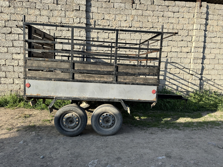 Волга с прицепом