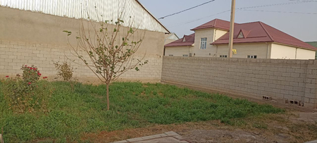 Uy sotiladi 4 soʻtiq zabor oʻralgan Sharoyitlari suv sivet gaz balon b