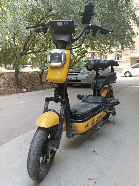 Skuter sotiladi holati ideal 1oy minilgan, pul zaril...