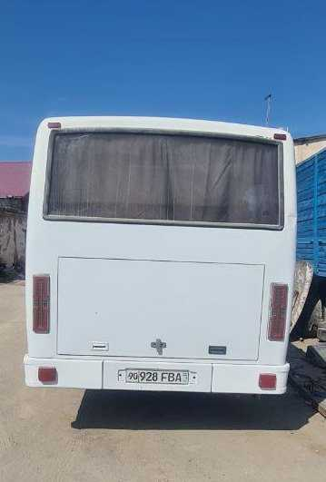 Isuzu np37 avtobusi sotiladi 2009 yil