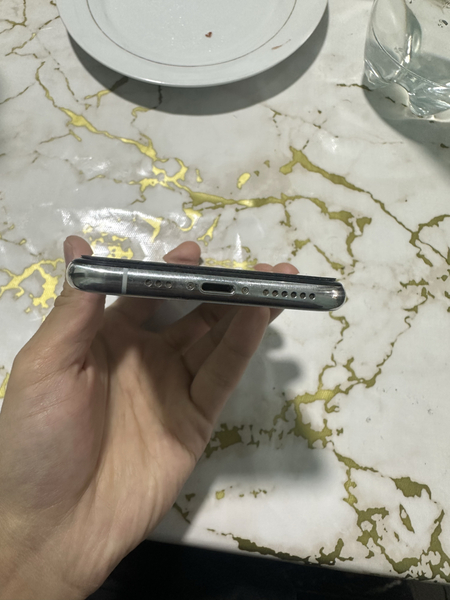 iPhone XS ochilmagan ideal LL/A