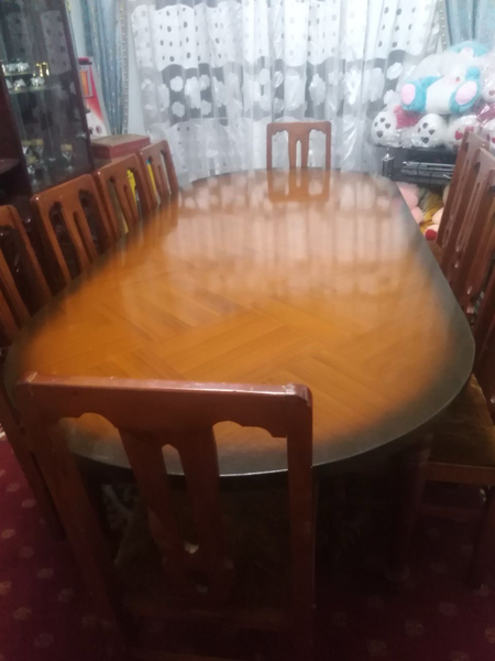 Stol stul 10 kishilik holati yaxshi