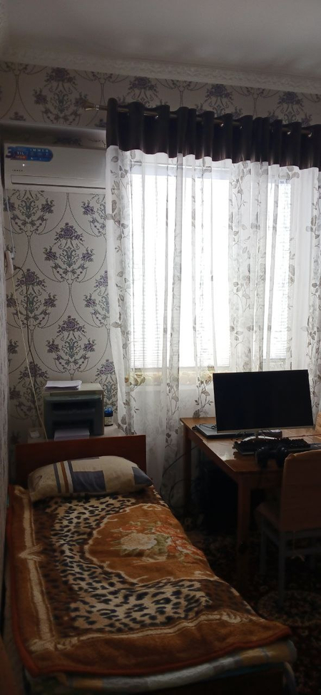 Срочно прод-ся 4-х комн.кв-ра Яшнабадским рай-не возле Автобург м.Дўст