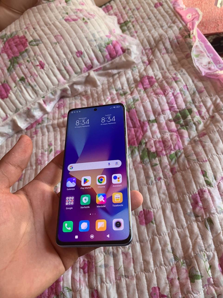 Xiaomi 12  256 ga 12 aperativka judayam yaxshi telefon