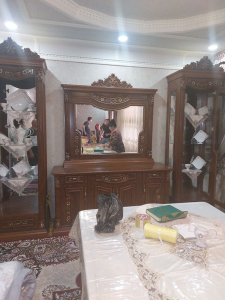 Zal uchun mebel xolati yengi 5 oy ishlatilgan hamma joyi zor ideal