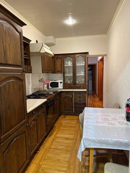 Сдается 3х ком квартира Ойбек метро Точка Вкуса 1-этаж 77-серия