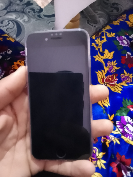 Iphone 6 sotiladi oʻzi idial zor ishlaydi yomkusi 100