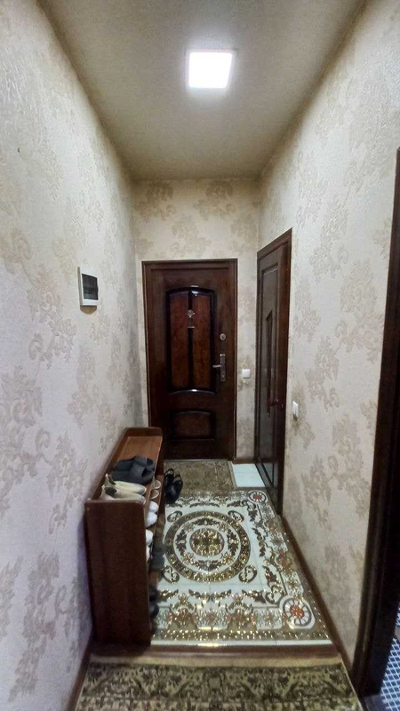 2/2/4  Юнусабадский р-н Сампи Микрарайон. Комнаты зеркальные