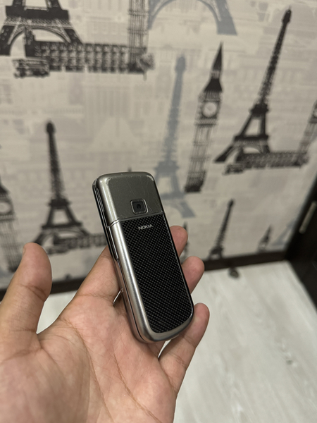 Nokia 8800 carbon