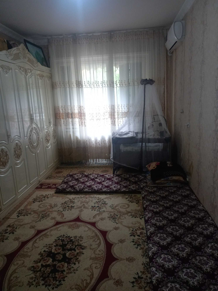 Uy sotiladi 1-qavat, 1 xona(2 xona qilingan) Olimpiya