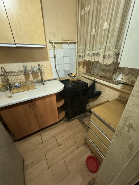 Юнусабад 2  1 комнотаная , на 2 этаже 36 кв