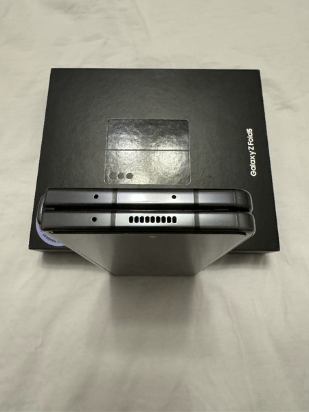 Samsung galaxy z fold 5 , 12/256