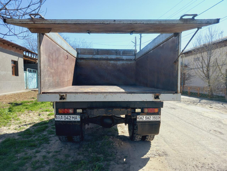 Gaz 53 sotiladi.