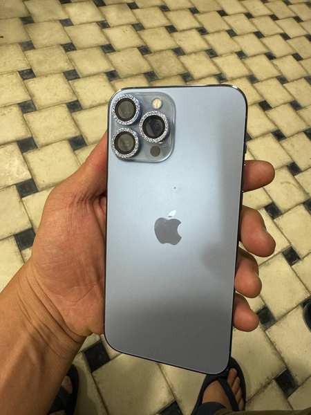 Srochno sotiladi iphone 13 pro max