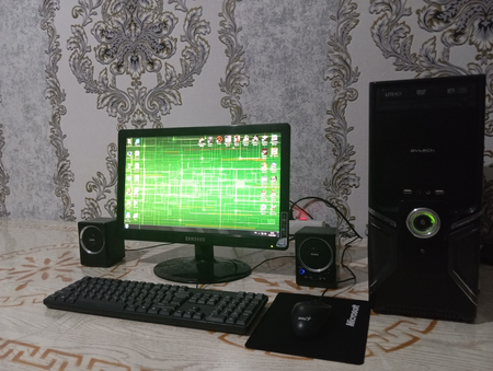 Kompyuter arzon sotiladi. Komplekt