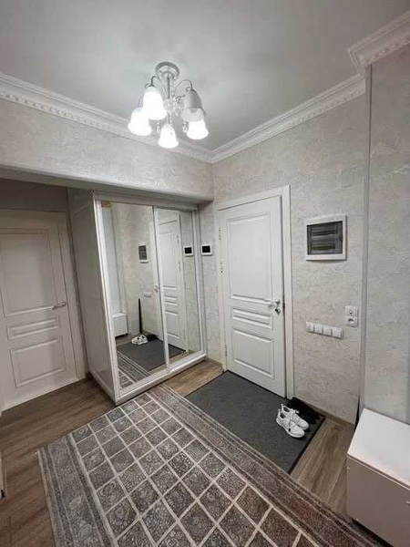 Садыка Азимова  .4/5/5.  кирпич  77-серия  (мебель + техника + 100 м²)