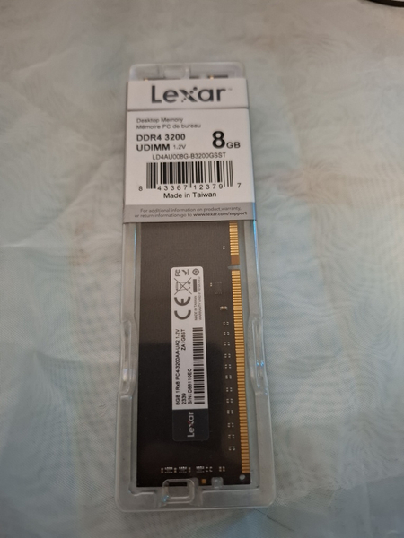 Opirativ xotir DDR4 8Gb 3200mhz