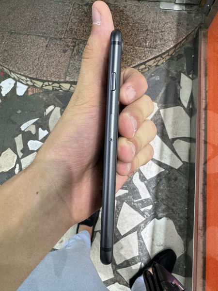 Iphone 8 qora ideal 64gb 100%batare