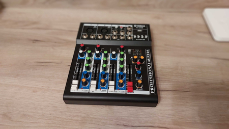 Yamaha F4-USB Микшер 4-канальный
