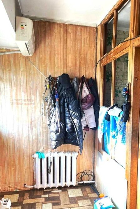 Метро Ойбек, 2 / 2 / 9, чистая, меб.,тех. 60 кв.м, зал 5х5, балкон 1х8