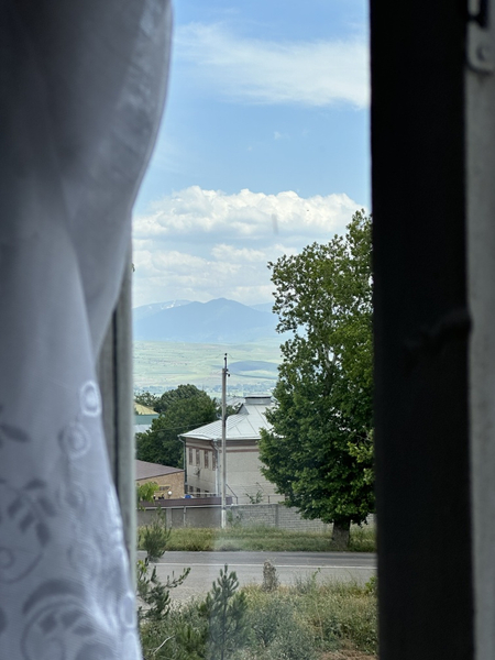 Продаю в Чирчике 2х комнатную квартиру с видом на горы