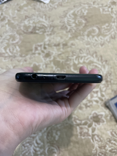 Samsung galaxy J4+ yaxshi xolatta