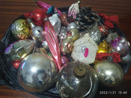 Продаются ёлочные игрушки