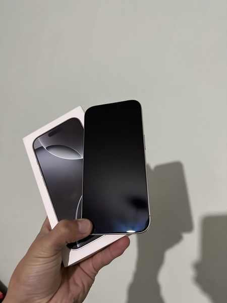 Iphone 16 Pro sim
