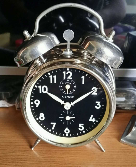 Продам будильник KIENZLE