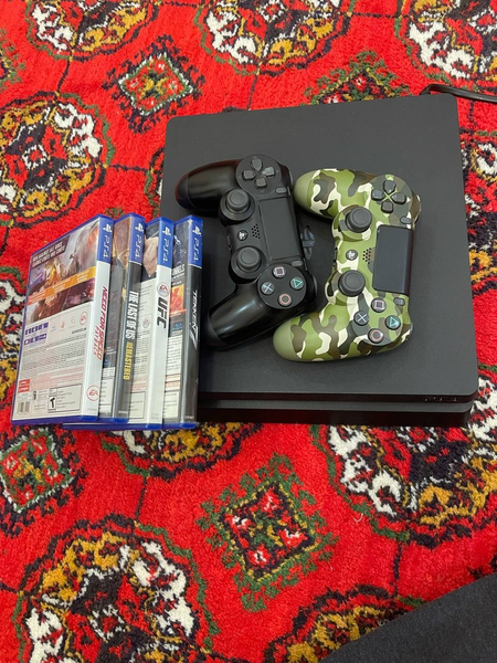 Продаётся PlayStation