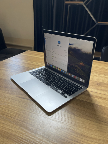 Macbook Air 2020 M1 8/256g