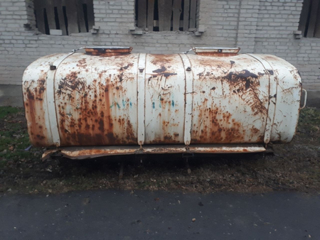 Продается емкость нержавейка с рубашкой  объём 4 куб состояние отлично
