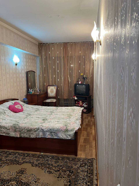 Срочно продаем Ц-5. 2-х ком квартира.2-этаж