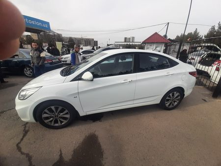 Hyundai Accent 2013