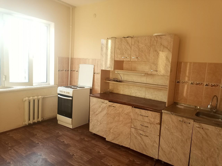 Продаётся 2 ком кв быв общежитие 38000 $ водник