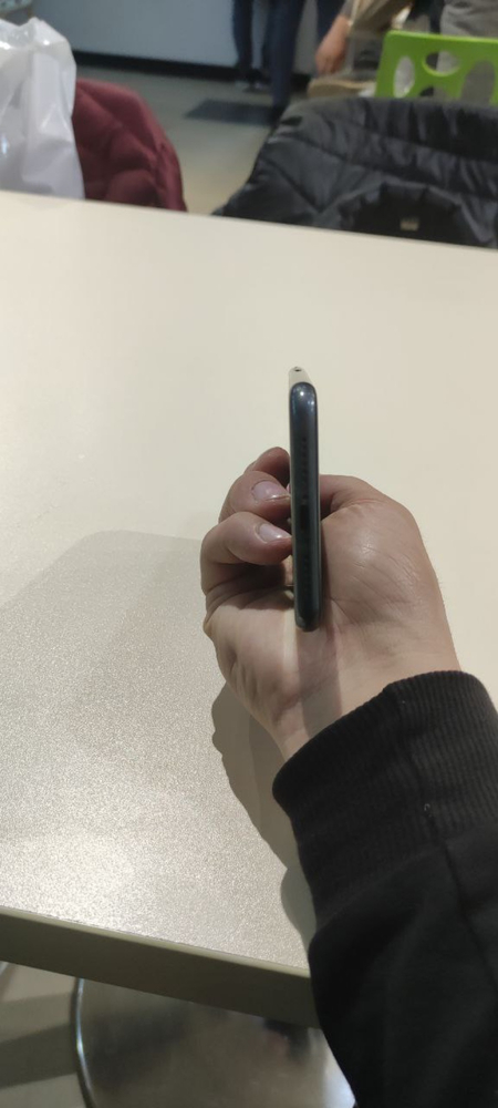 Iphone 11 blak.           .